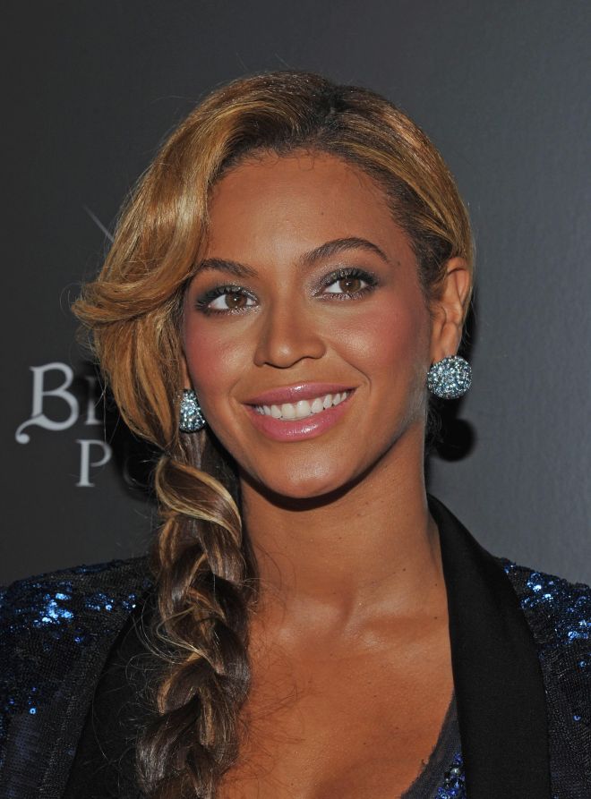 Queen Bey Buzzing: Documentary, New Music & Sneaker Deals. - Classix ATL